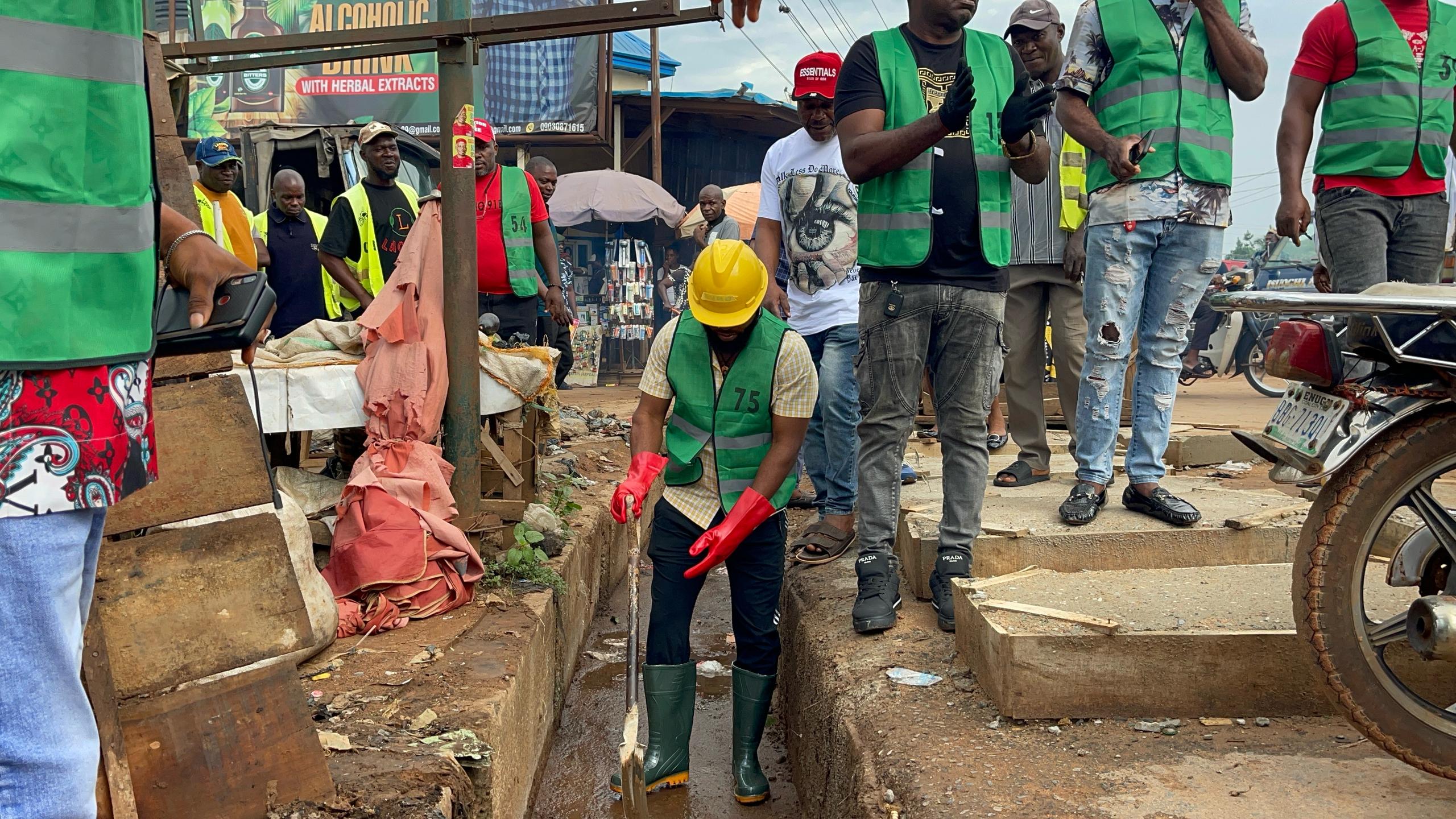 Orumba South Begins Drain Desilting to Curb Flooding, Erosion - HeapNews