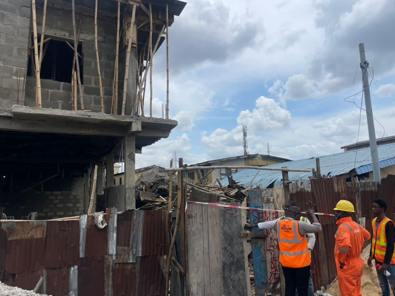 Tragedy Averted as Building Collapses in Shomolu During Construction ...